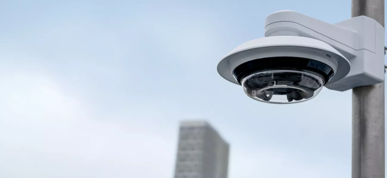 Discreet multidirectional cameras offer easy installation and support for powerful analytics ...